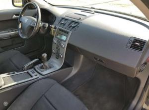 Melns Volvo V50 2009 Šauļi, ar dzinēja tilpumu 1.56 L un nobraukumu 249 tūkst. km par 1850 €, foto 6 vietnē AUTOMOTO.COM.LV