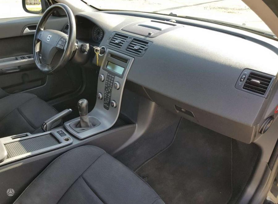 Melns Volvo V50 2009 Šauļi, ar dzinēja tilpumu 1.56 L un nobraukumu 249 tūkst. km par 1850 €, foto 6 vietnē AUTOMOTO.COM.LV