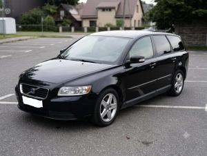 Black Volvo V50 2009 in Jurbarkas, with an engine capacity of 2.00 L and mileage of 355 thousand km for 2450 €, photo 3 on AUTOMOTO.COM.LV
