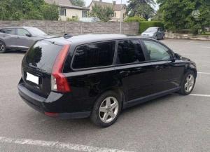 Black Volvo V50 2009 in Jurbarkas, with an engine capacity of 2.00 L and mileage of 355 thousand km for 2450 €, photo 5 on AUTOMOTO.COM.LV