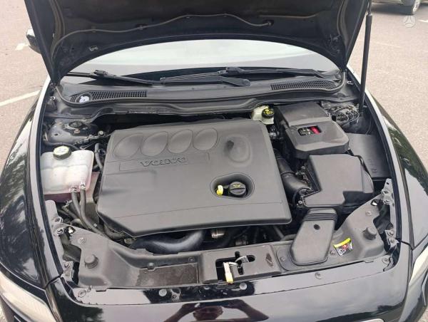Black Volvo V50 2009 in Jurbarkas, with an engine capacity of 2.00 L and mileage of 355 thousand km for 2450 €, photo 6 on AUTOMOTO.COM.LV