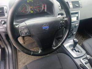 Black Volvo V50 2009 in Jurbarkas, with an engine capacity of 2.00 L and mileage of 355 thousand km for 2450 €, photo 11 on AUTOMOTO.COM.LV