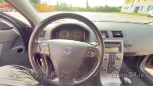 Черный Вольво В50 2009 в Пярну, объемом двигателя 2.00 л и пробегом 0 тыс. км за 3000 €, фото 12 на AUTOMOTO.COM.LV