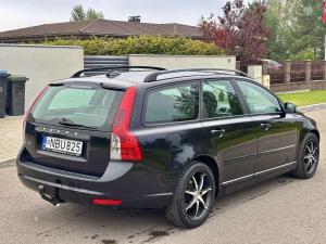 Black Volvo V50 2009 in Vilnius, with an engine capacity of 2.00 L and mileage of 200 thousand km for 3200 €, photo 4 on AUTOMOTO.COM.LV