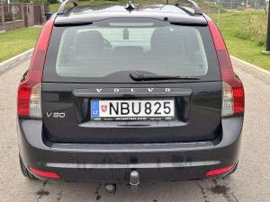 Black Volvo V50 2009 in Vilnius, with an engine capacity of 2.00 L and mileage of 200 thousand km for 3200 €, photo 5 on AUTOMOTO.COM.LV