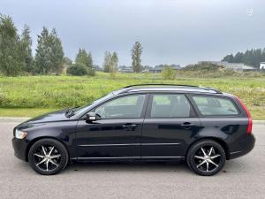 Black Volvo V50 2009 in Vilnius, with an engine capacity of 2.00 L and mileage of 200 thousand km for 3200 €, photo 7 on AUTOMOTO.COM.LV