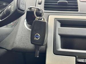 Black Volvo V50 2009 in Vilnius, with an engine capacity of 2.00 L and mileage of 200 thousand km for 3200 €, photo 11 on AUTOMOTO.COM.LV