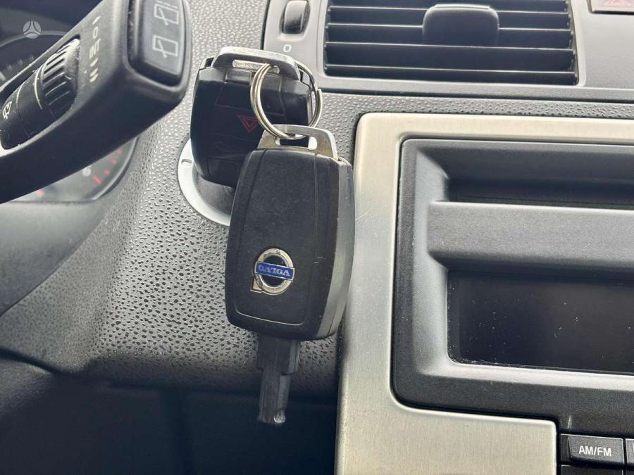 Black Volvo V50 2009 in Vilnius, with an engine capacity of 2.00 L and mileage of 200 thousand km for 3200 €, photo 11 on AUTOMOTO.COM.LV