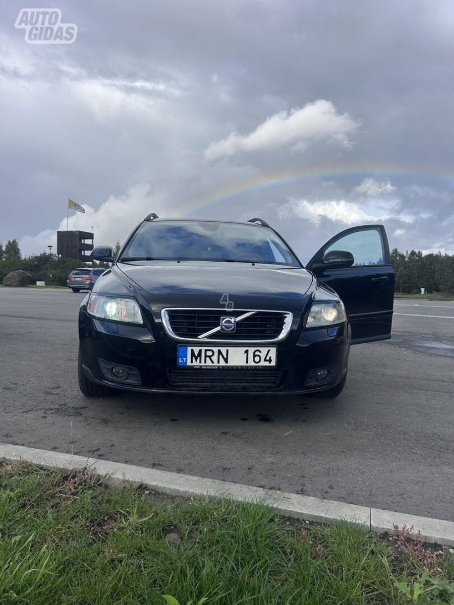 Black Volvo V50 2009 in Radviliskis, with an engine capacity of 2.00 L and mileage of 225 thousand km for 2600 €, photo 3 on AUTOMOTO.COM.LV