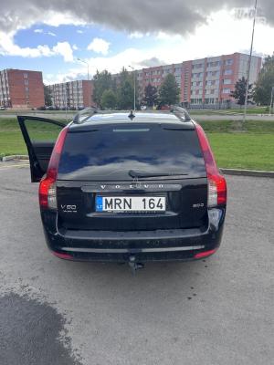 Black Volvo V50 2009 in Radviliskis, with an engine capacity of 2.00 L and mileage of 225 thousand km for 2600 €, photo 4 on AUTOMOTO.COM.LV