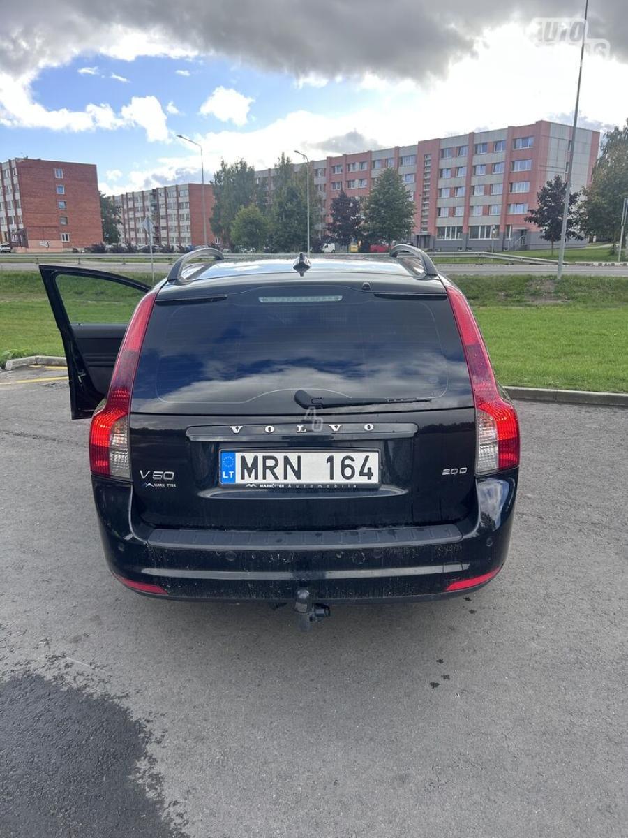 Black Volvo V50 2009 in Radviliskis, with an engine capacity of 2.00 L and mileage of 225 thousand km for 2600 €, photo 4 on AUTOMOTO.COM.LV