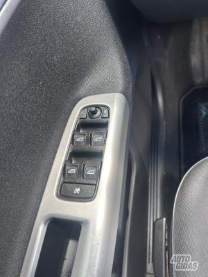 Black Volvo V50 2009 in Radviliskis, with an engine capacity of 2.00 L and mileage of 225 thousand km for 2600 €, photo 9 on AUTOMOTO.COM.LV
