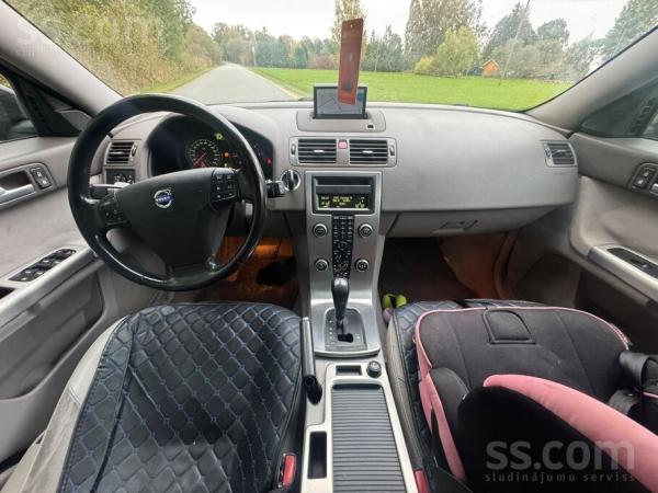 Melns Volvo V50 2009 Jūrmala, ar dzinēja tilpumu 2.00 L un nobraukumu 290 tūkst. km par 1900 €, foto 6 vietnē AUTOMOTO.COM.LV