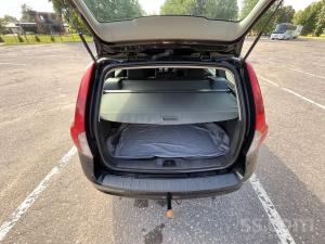Melns Volvo V50 2009 Rīga, ar dzinēja tilpumu 2.00 L un nobraukumu 261 tūkst. km par 2250 €, foto 5 vietnē AUTOMOTO.COM.LV