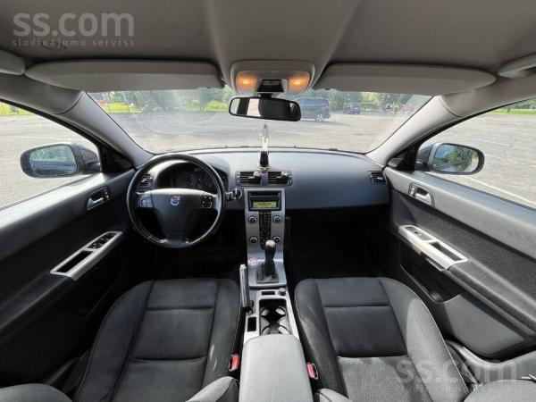 Melns Volvo V50 2009 Rīga, ar dzinēja tilpumu 2.00 L un nobraukumu 261 tūkst. km par 2250 €, foto 10 vietnē AUTOMOTO.COM.LV