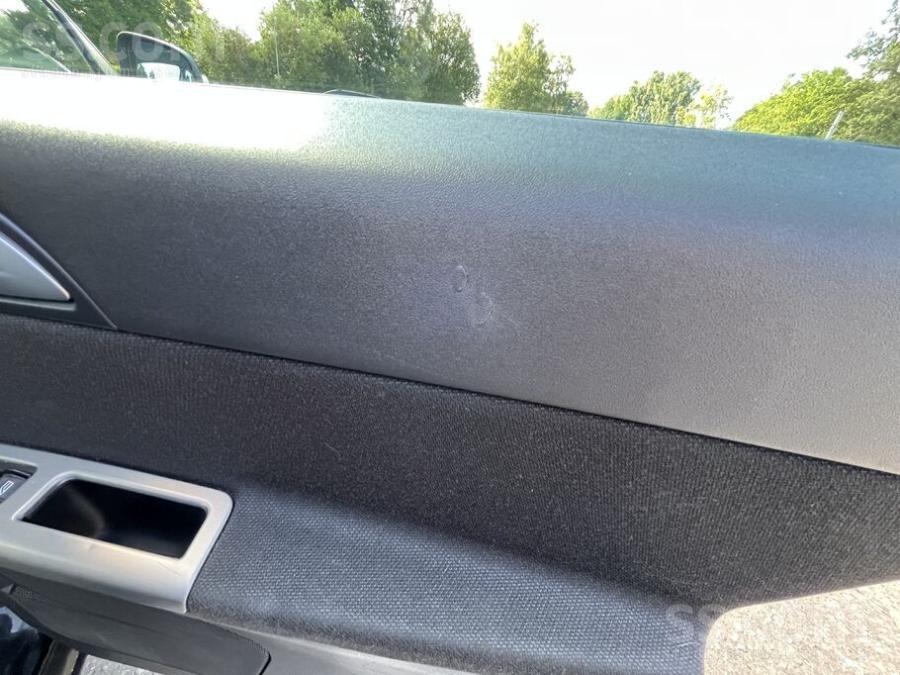 Melns Volvo V50 2009 Rīga, ar dzinēja tilpumu 2.00 L un nobraukumu 261 tūkst. km par 2250 €, foto 13 vietnē AUTOMOTO.COM.LV