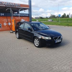 Volvo V50 2009 Jēkabpils vietnē Melns Volvo V50 2009 Jēkabpils, ar dzinēja tilpumu 2.00 L un nobraukumu 300 tūkst. km par 3299 €, foto 1 vietnē AUTOMOTO.COM.LV