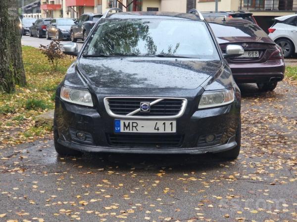 Черный Вольво В50 2009 в Рига, объемом двигателя 2.00 л и пробегом 307 тыс. км за 3100 €, фото 3 на AUTOMOTO.COM.LV