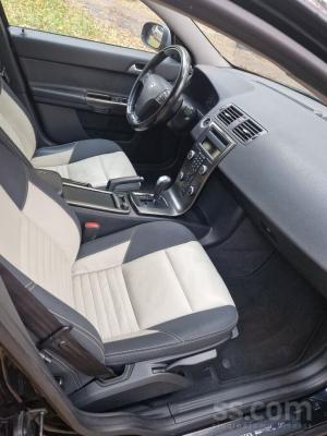 Melns Volvo V50 2009 Rīga, ar dzinēja tilpumu 2.00 L un nobraukumu 307 tūkst. km par 3100 €, foto 5 vietnē AUTOMOTO.COM.LV