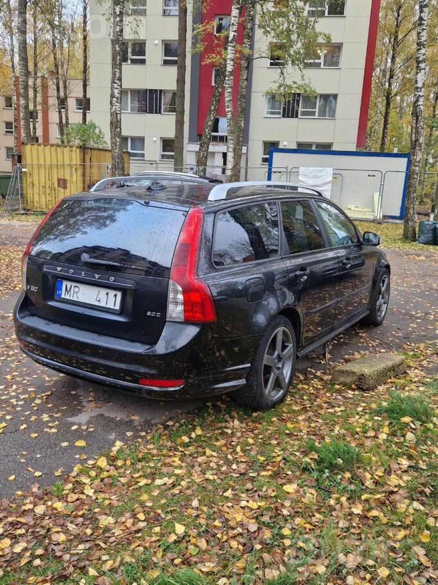 Melns Volvo V50 2009 Rīga, ar dzinēja tilpumu 2.00 L un nobraukumu 307 tūkst. km par 3100 €, foto 9 vietnē AUTOMOTO.COM.LV
