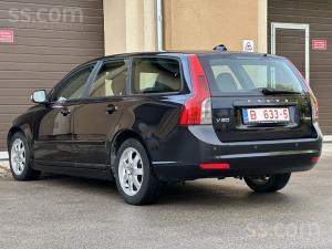 Melns Volvo V50 2010 Ogre, ar dzinēja tilpumu 2.00 L un nobraukumu 167 tūkst. km par 4499 €, foto 4 vietnē AUTOMOTO.COM.LV