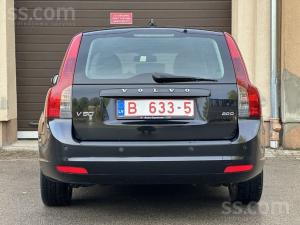 Melns Volvo V50 2010 Ogre, ar dzinēja tilpumu 2.00 L un nobraukumu 167 tūkst. km par 4499 €, foto 5 vietnē AUTOMOTO.COM.LV