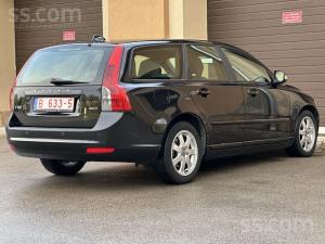 Melns Volvo V50 2010 Ogre, ar dzinēja tilpumu 2.00 L un nobraukumu 167 tūkst. km par 4499 €, foto 6 vietnē AUTOMOTO.COM.LV