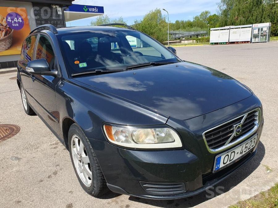 Melns Volvo V50 2010 Rīga, ar dzinēja tilpumu 1.60 L un nobraukumu 360 tūkst. km par 3150 €, foto 2 vietnē AUTOMOTO.COM.LV
