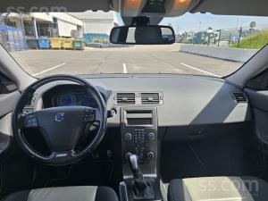 Black Volvo V50 2010 in Riga, with an engine capacity of 2.00 L and mileage of 318 thousand km for 3700 €, photo 10 on AUTOMOTO.COM.LV