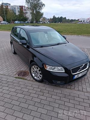 Melns Volvo V50 2010 Rīga, ar dzinēja tilpumu 1.60 L un nobraukumu 366 tūkst. km par 2800 €, foto 2 vietnē AUTOMOTO.COM.LV