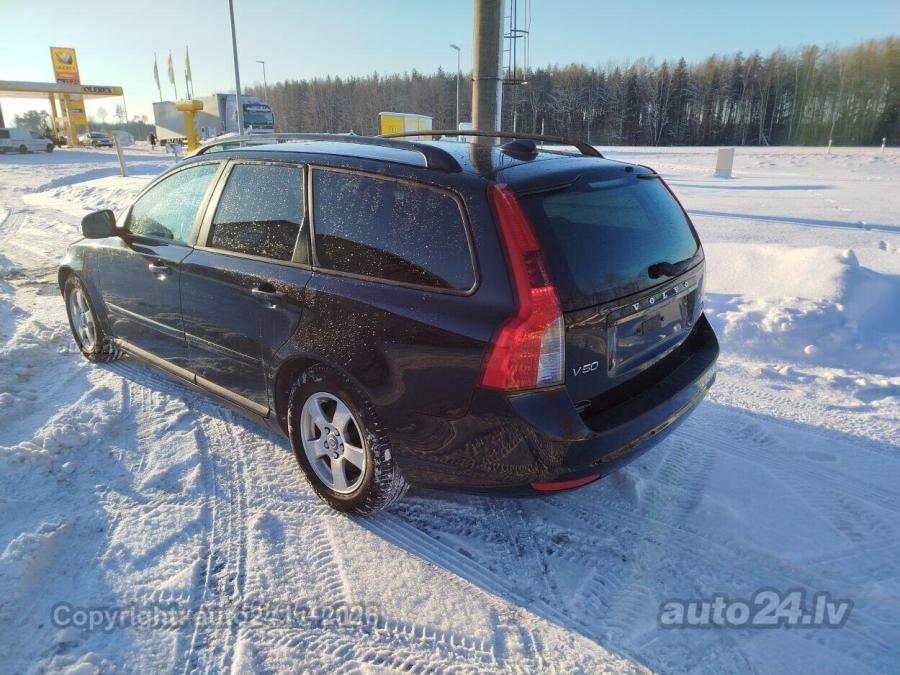 Black Volvo V50 2010 in Tallinn, with an engine capacity of 0.00 L and mileage of 217 thousand km for 4490 €, photo 5 on AUTOMOTO.COM.LV