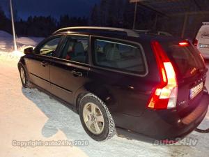 Melns Volvo V50 2010 Tallina, ar dzinēja tilpumu 1.60 L un nobraukumu 393 tūkst. km par 3500 €, foto 3 vietnē AUTOMOTO.COM.LV