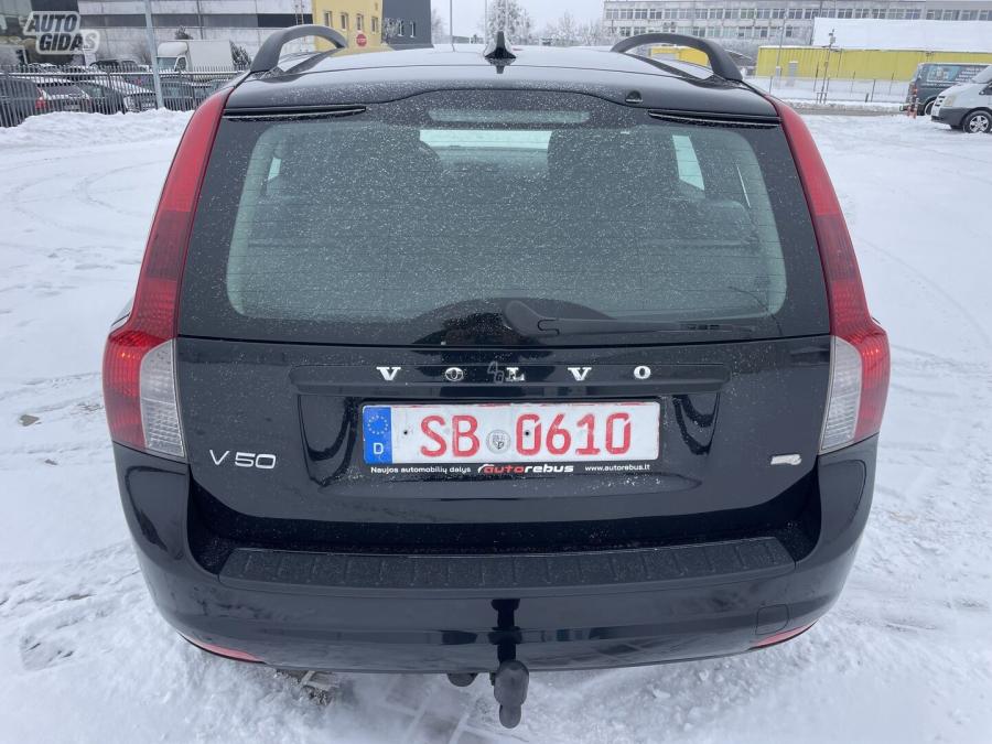 Black Volvo V50 2010 in Kaunas, with an engine capacity of 1.60 L and mileage of 283 thousand km for 3150 €, photo 3 on AUTOMOTO.COM.LV