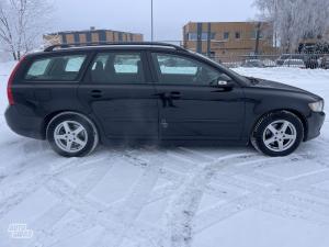 Black Volvo V50 2010 in Kaunas, with an engine capacity of 1.60 L and mileage of 283 thousand km for 3150 €, photo 4 on AUTOMOTO.COM.LV