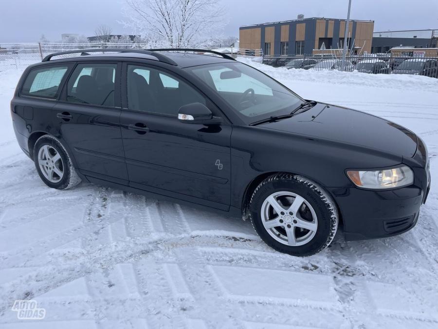 Black Volvo V50 2010 in Kaunas, with an engine capacity of 1.60 L and mileage of 283 thousand km for 3150 €, photo 12 on AUTOMOTO.COM.LV