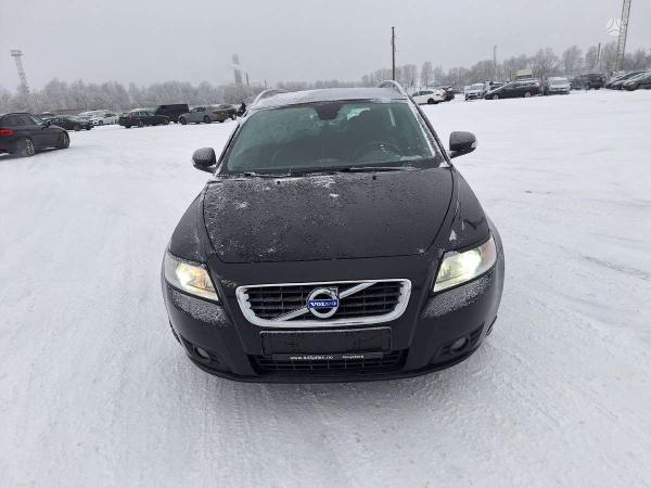 Melns Volvo V50 2010 Marijampole, ar dzinēja tilpumu 1.56 L un nobraukumu 299 tūkst. km par 3199 €, foto 2 vietnē AUTOMOTO.COM.LV