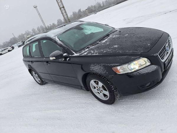 Melns Volvo V50 2010 Marijampole, ar dzinēja tilpumu 1.56 L un nobraukumu 299 tūkst. km par 3199 €, foto 3 vietnē AUTOMOTO.COM.LV
