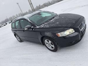 Black Volvo V50 2010 in Marijampole, with an engine capacity of 1.56 L and mileage of 299 thousand km for 3199 €, photo 3 on AUTOMOTO.COM.LV