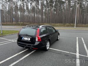 Melns Volvo V50 2010 Rīga, ar dzinēja tilpumu 1.60 L un nobraukumu 237 tūkst. km par 4590 €, foto 2 vietnē AUTOMOTO.COM.LV