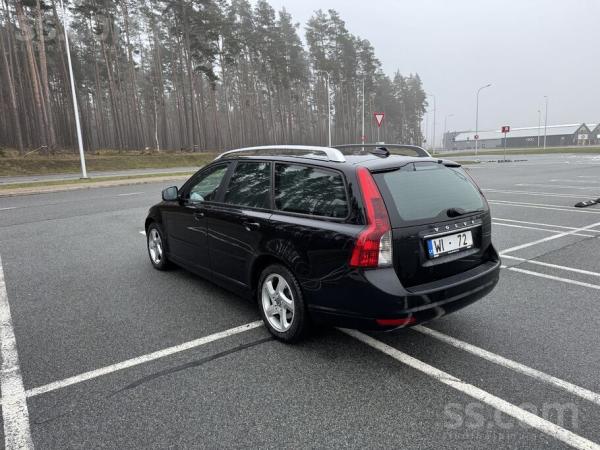 Melns Volvo V50 2010 Rīga, ar dzinēja tilpumu 1.60 L un nobraukumu 237 tūkst. km par 4590 €, foto 4 vietnē AUTOMOTO.COM.LV