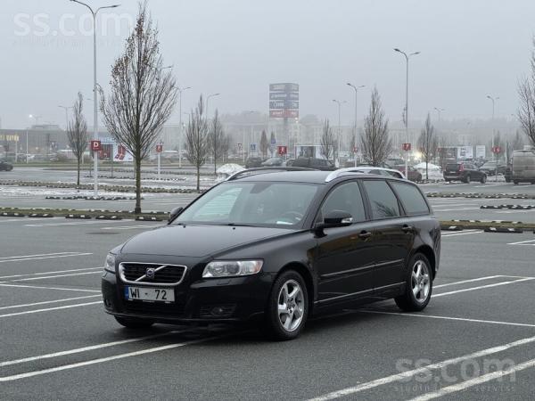 Melns Volvo V50 2010 Rīga, ar dzinēja tilpumu 1.60 L un nobraukumu 237 tūkst. km par 4590 €, foto 5 vietnē AUTOMOTO.COM.LV
