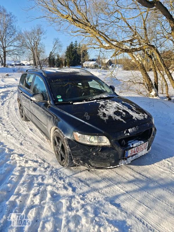 Black Volvo V50 2010 in Utena, with an engine capacity of 1.60 L and mileage of 340 thousand km for 1990 €, photo 2 on AUTOMOTO.COM.LV