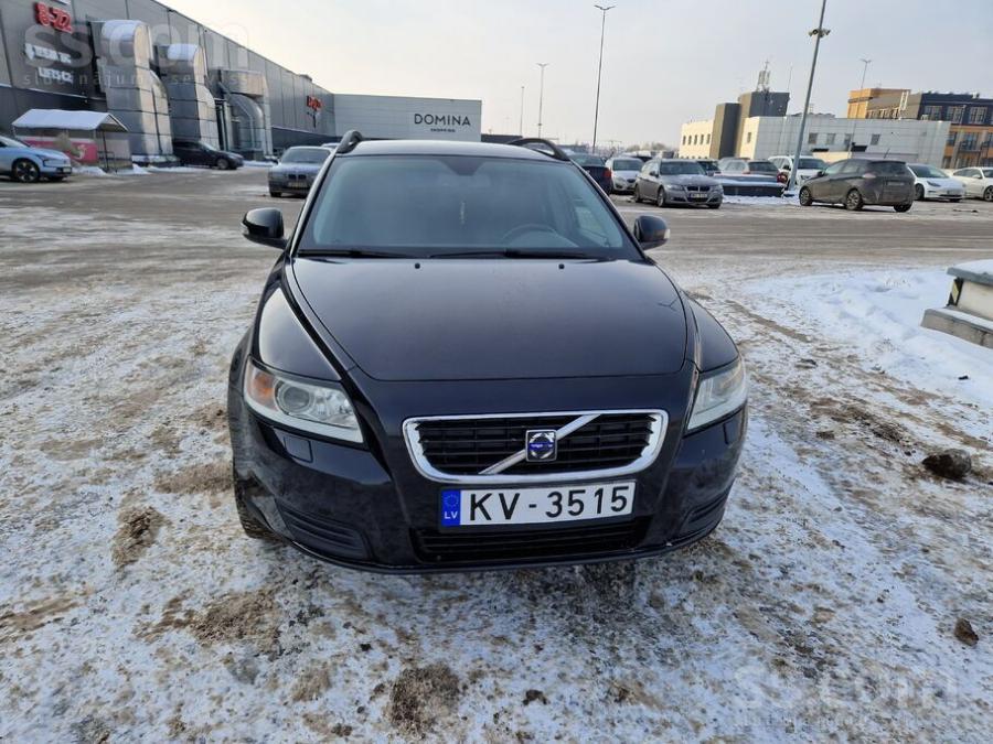 Melns Volvo V50 2010 Rīga, ar dzinēja tilpumu 1.60 L un nobraukumu 275 tūkst. km par 2950 €, foto 3 vietnē AUTOMOTO.COM.LV