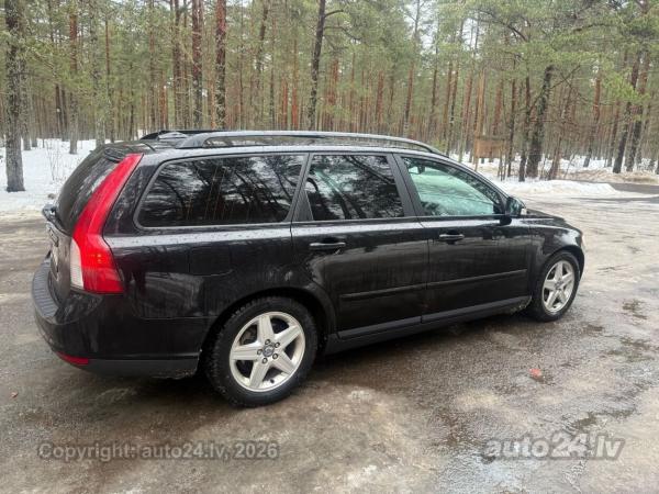 Black Volvo V50 2010 in Tallinn, with an engine capacity of 1.60 L and mileage of 250 thousand km for 3100 €, photo 4 on AUTOMOTO.COM.LV