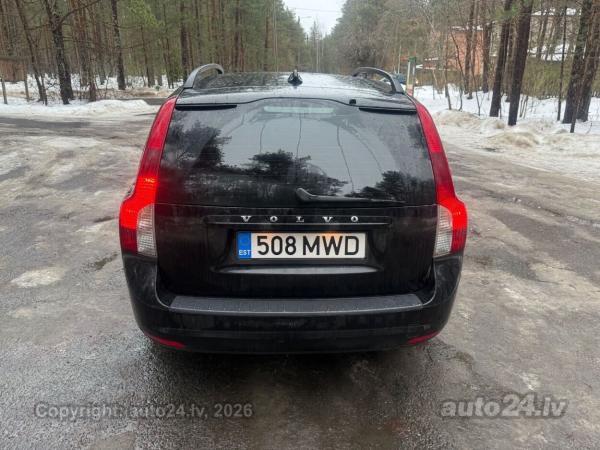 Black Volvo V50 2010 in Tallinn, with an engine capacity of 1.60 L and mileage of 250 thousand km for 3100 €, photo 5 on AUTOMOTO.COM.LV