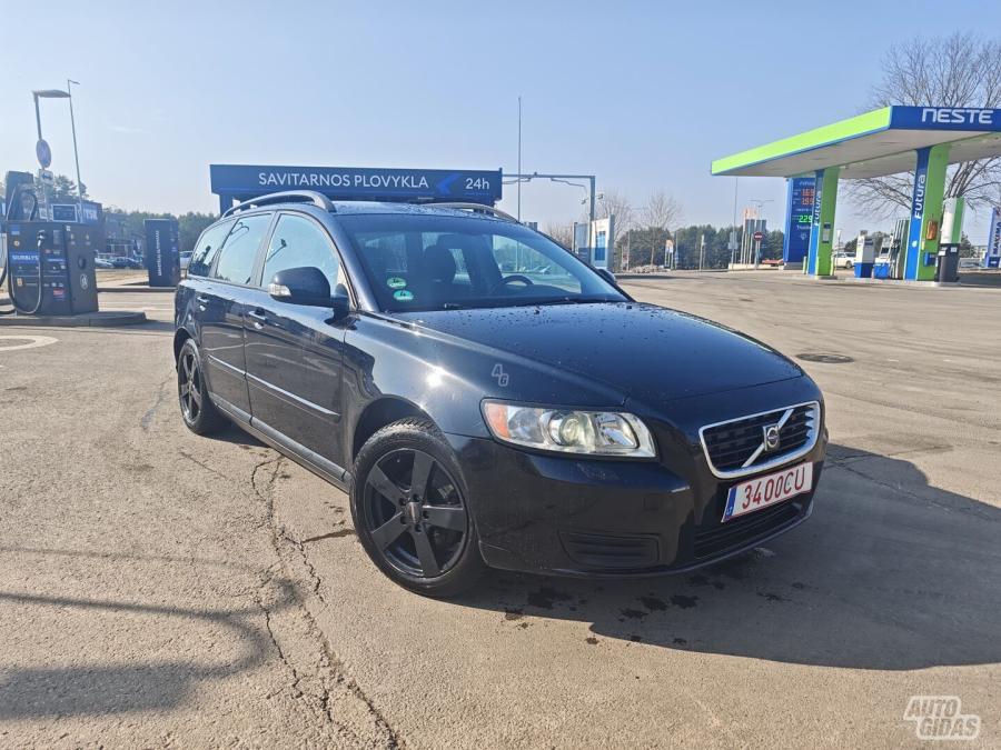 Melns Volvo V50 2010 Utena, ar dzinēja tilpumu 1.60 L un nobraukumu 340 tūkst. km par 2600 €, foto 1 vietnē AUTOMOTO.COM.LV
