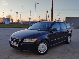 Melns Volvo V50 2010 Šauļi, ar dzinēja tilpumu 1.60 L un nobraukumu 231 tūkst. km par 2100 €, foto  vietnē AUTOMOTO.COM.LV