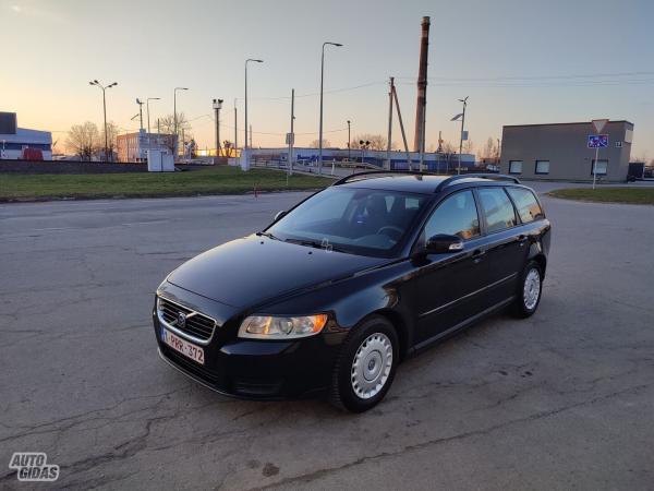 Melns Volvo V50 2010 Šauļi, ar dzinēja tilpumu 1.60 L un nobraukumu 231 tūkst. km par 2100 €, foto 2 vietnē AUTOMOTO.COM.LV