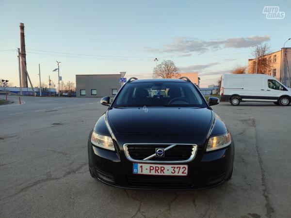 Melns Volvo V50 2010 Šauļi, ar dzinēja tilpumu 1.60 L un nobraukumu 231 tūkst. km par 2100 €, foto 3 vietnē AUTOMOTO.COM.LV