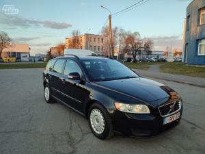 Melns Volvo V50 2010 Šauļi, ar dzinēja tilpumu 1.60 L un nobraukumu 231 tūkst. km par 2100 €, foto 5 vietnē AUTOMOTO.COM.LV